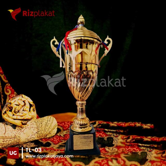 Trophy Logam - Riz plakat - Plakat Asli Indonesia
